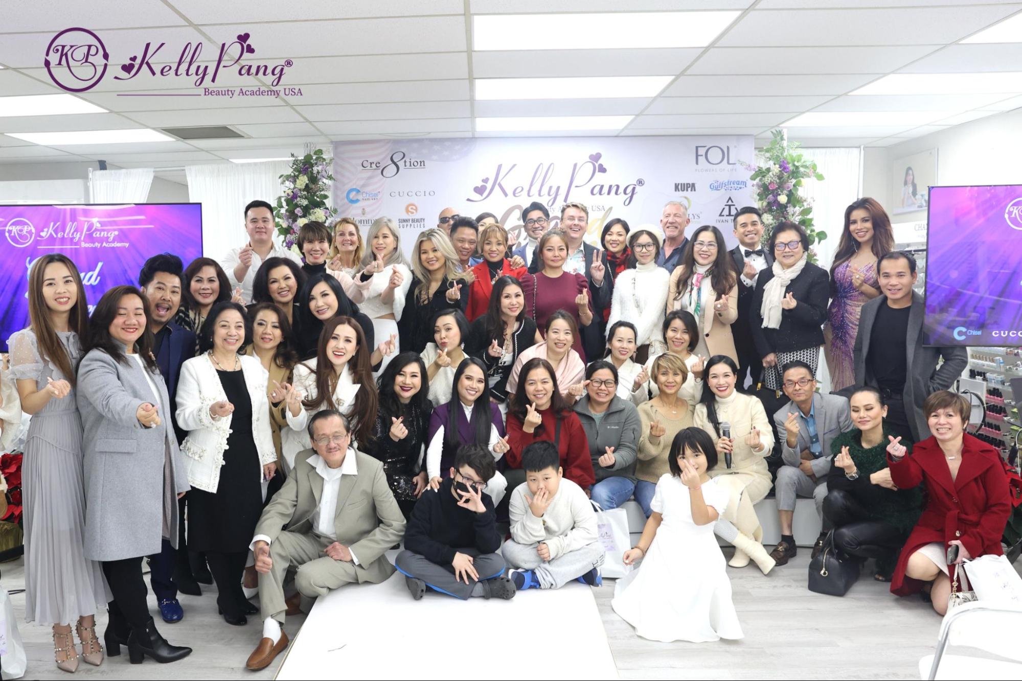 Hàng trăm người đến tham dự sự kiện khai trương trường làm đẹp Kelly Pang Beauty Academy USA ...
